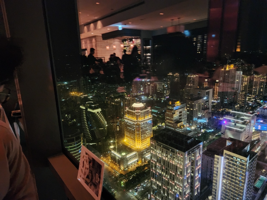 Discovering Taipei 101: Dining and Night Views in Style · 소소한